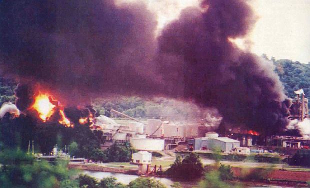 “Shell Plant Explodes”1994: Belpre, Ohio | The Pop History Dig